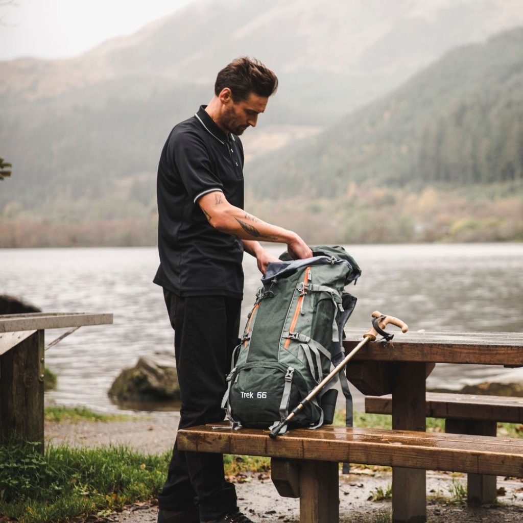 Køb Trek rygsæk - 66 liter - Grøn hos Backpackerlife.dk