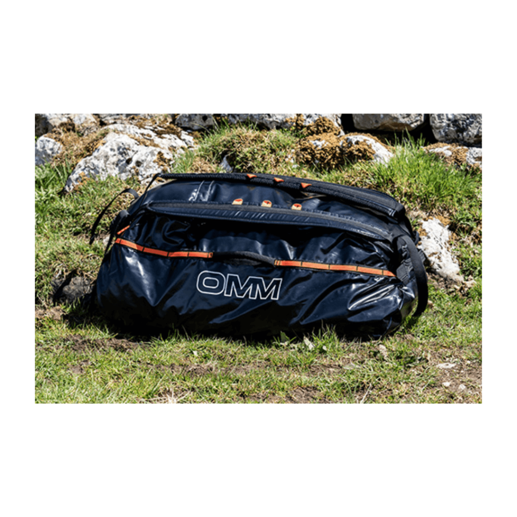 Køb Duffel bag - OMM RaceBase - 70 liter - Sort hos Backpackerlife.dk