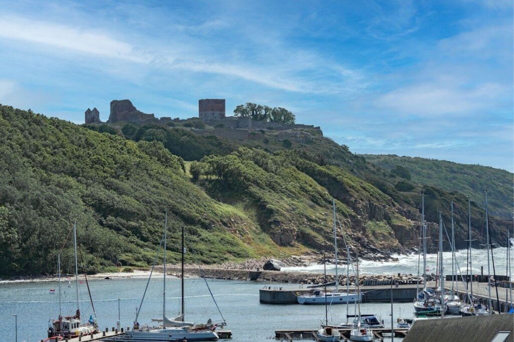 Vandreture Bornholm: 5 fantastiske vandreture i 2025 - Backpackerlife.dk